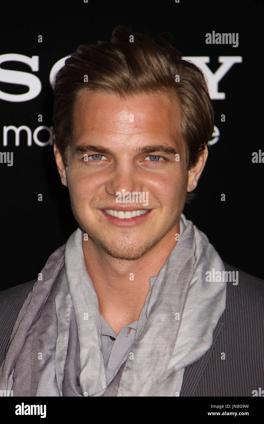 Taylor Handley 03/08/2011 "Battle: Los Angeles" Premiere @ Regency ...