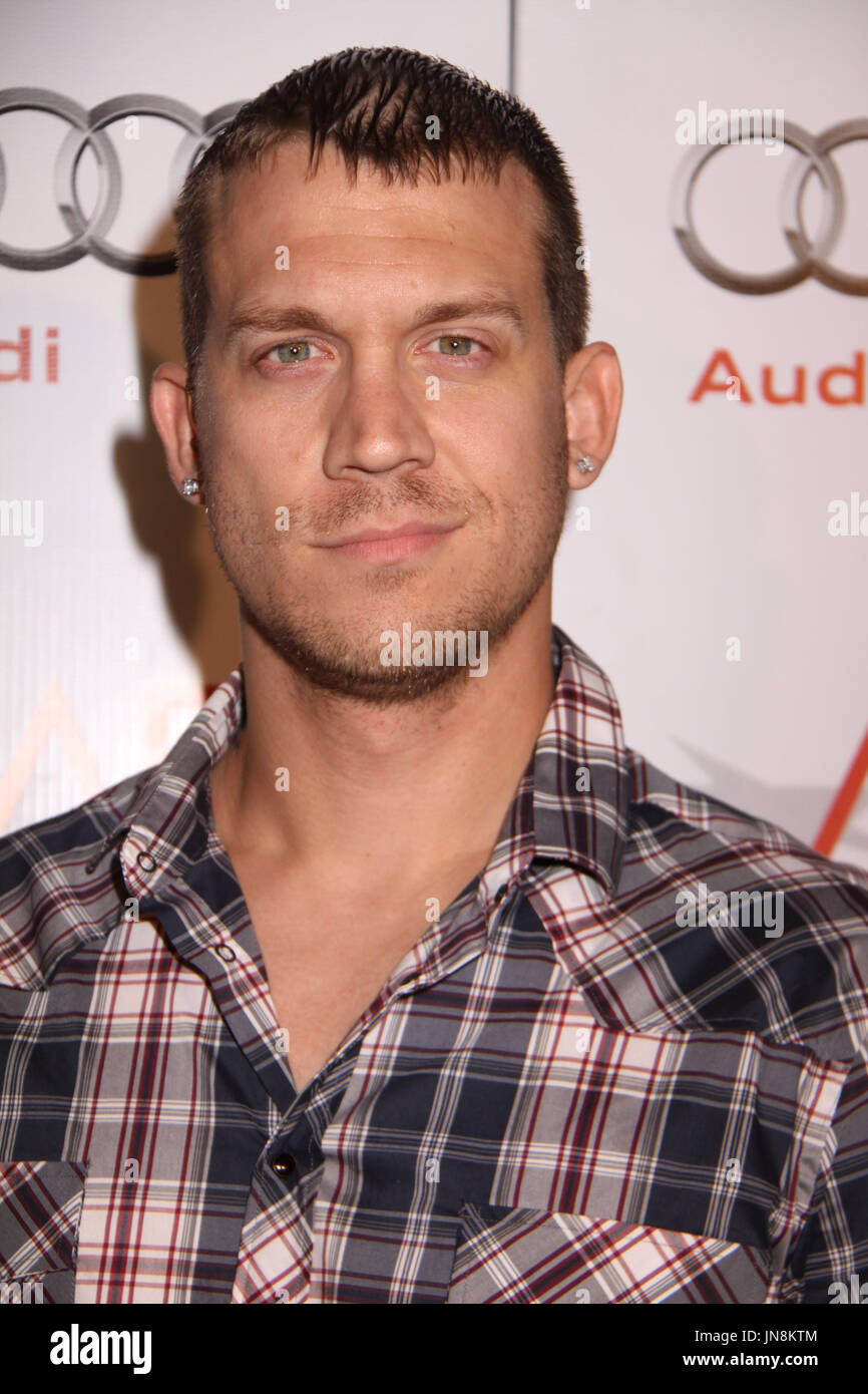 Russell Harvard 11/07/10, "Hamill" premiere, Mann's Chinese 6 Theatre ...