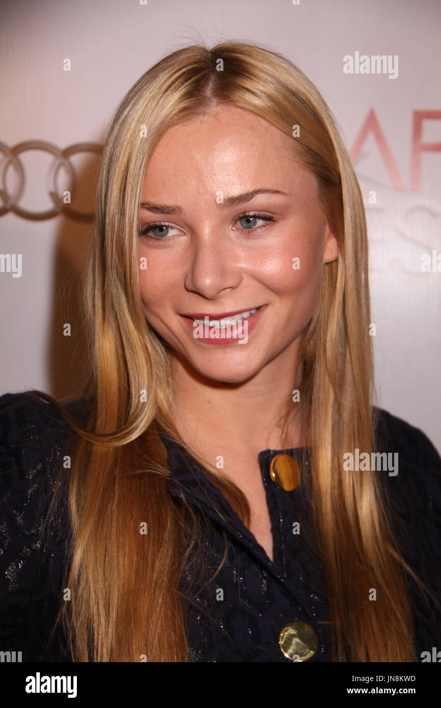 Mika Boorem 11/07/10, "Hamill" premiere, Mann's Chinese 6 Theatre ...