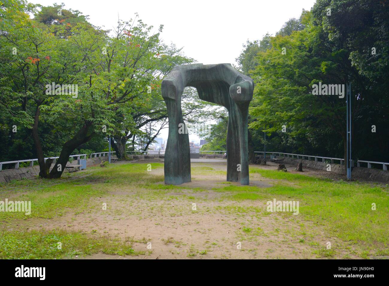 Henry moore hiroshima hi-res stock photography and images - Alamy