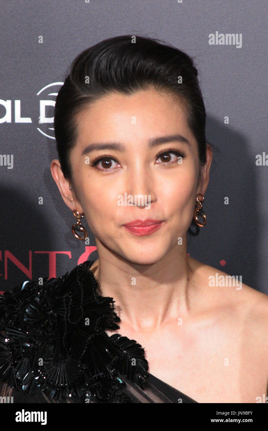 Li Bingbing 09/12/2012 "Resident Evil: Retribution" Premiere held at ...