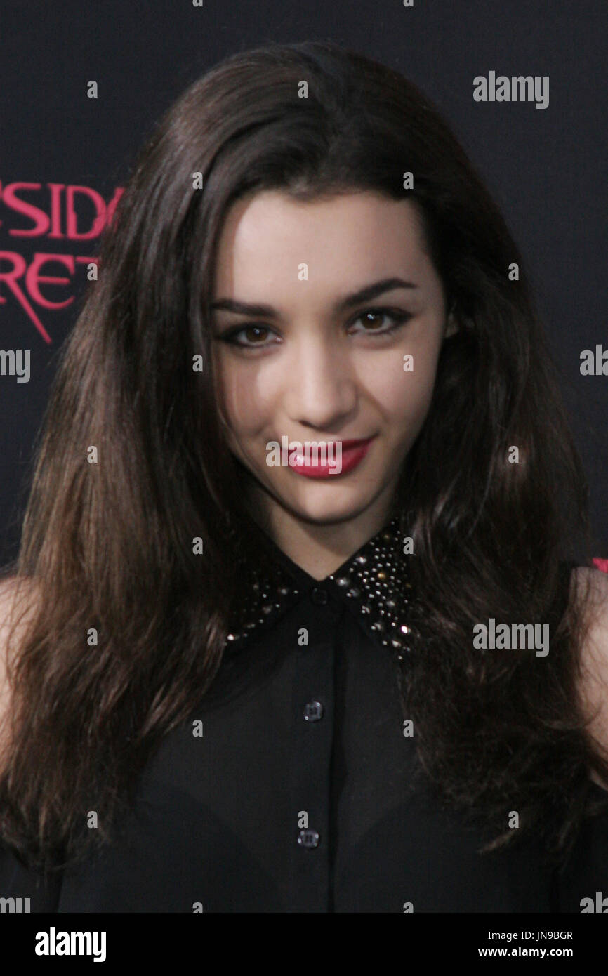 Hannah Marks 09/12/2012 "Resident Evil: Retribution" Premiere held at Regal Cinemas L.A. Live in ...
