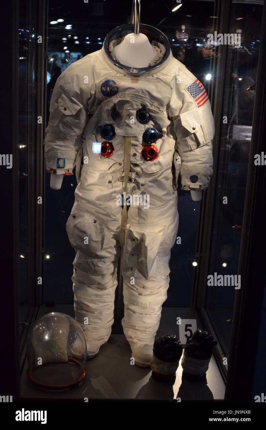 Robot Astronaut High Resolution Stock Photography and Images - Alamy