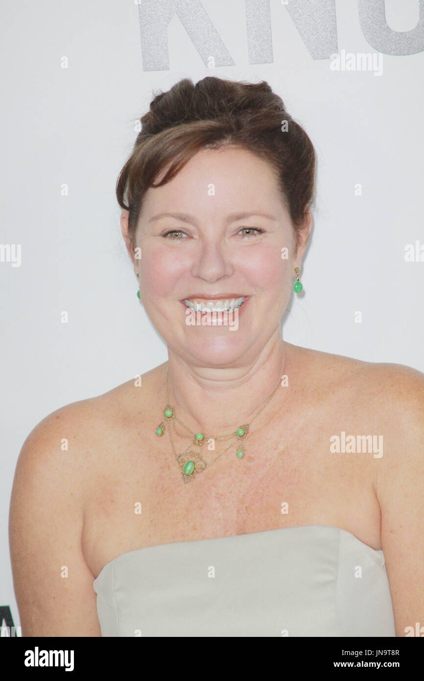 Lisa Darr 12/12/2012 gThis Is 40 h Premiere held at Grauman's Chinese ...
