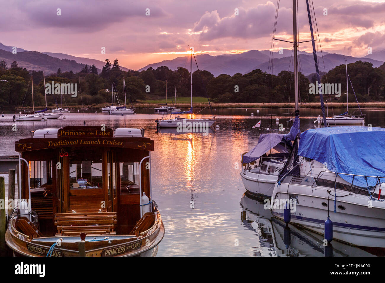 lake windermere, lake district national park, cumbria, england, uk gb ...