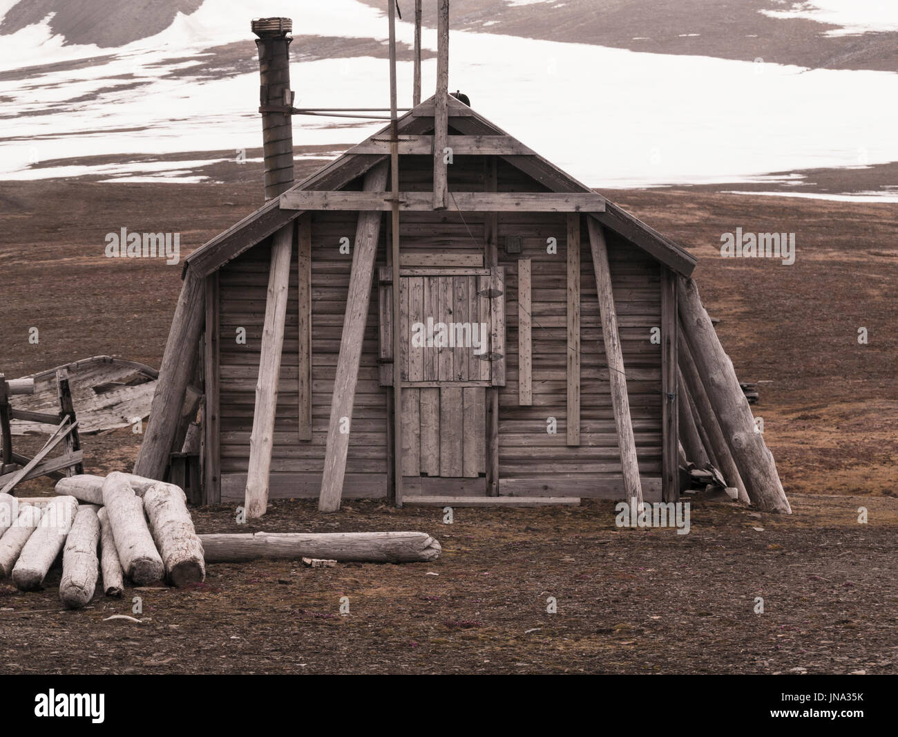 Bamsebu hut built for beluga whale hunters hi-res stock photography and ...