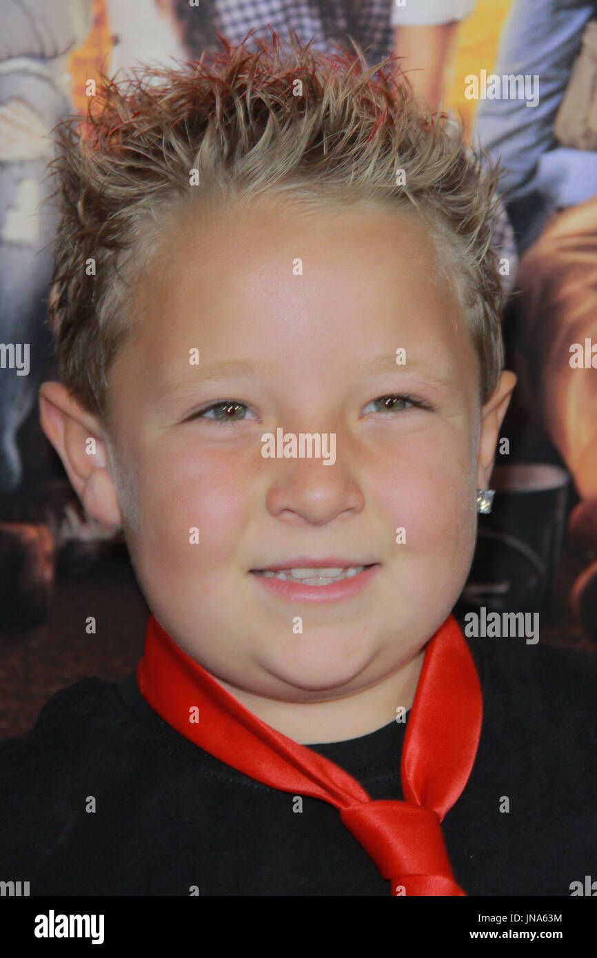 Jackson Nicoll 10/25/2012 "Fun Size" Premiere held at Paramount Theater ...