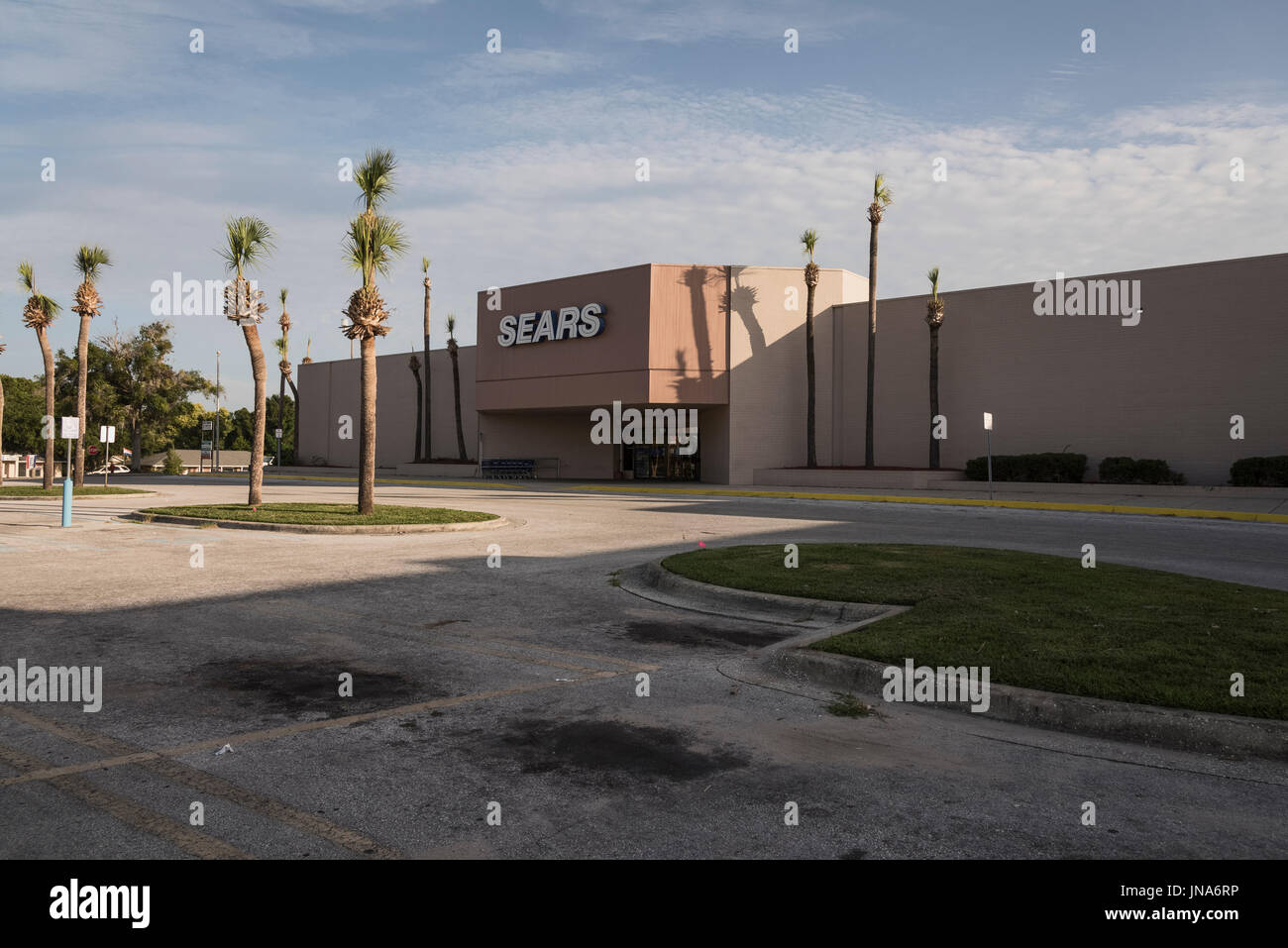 Sears Store at the Lake Square Mall Stock Photo - Alamy