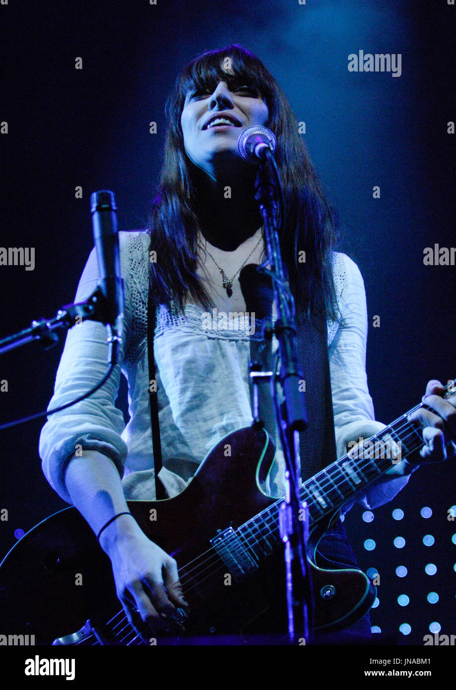 Leslie feist hi-res stock photography and images - Alamy