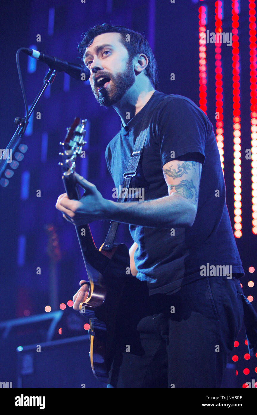 Tim mcilrath vocalist hi-res stock photography and images - Alamy