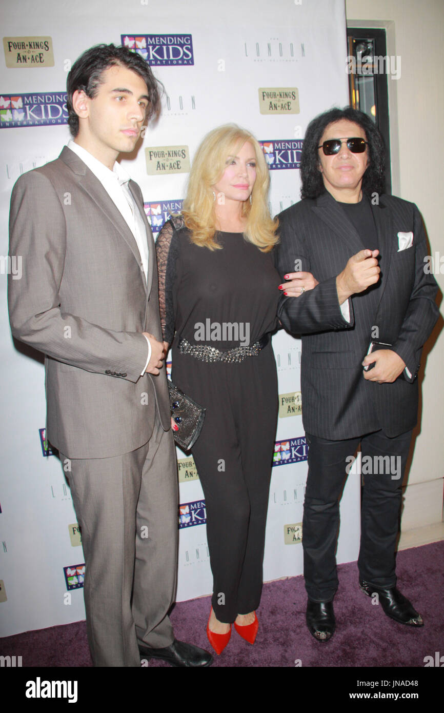 Gene Simmons, Shannon Tweed, Nick Simmons 12/01/2012 The Mending Kids ...