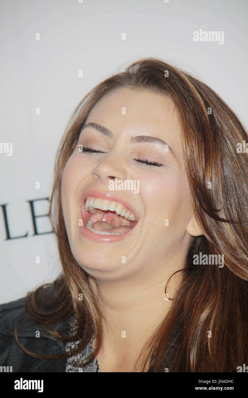 Sophie Simmons 12/10/2012 gThe Impossible h Premiere held at The ...