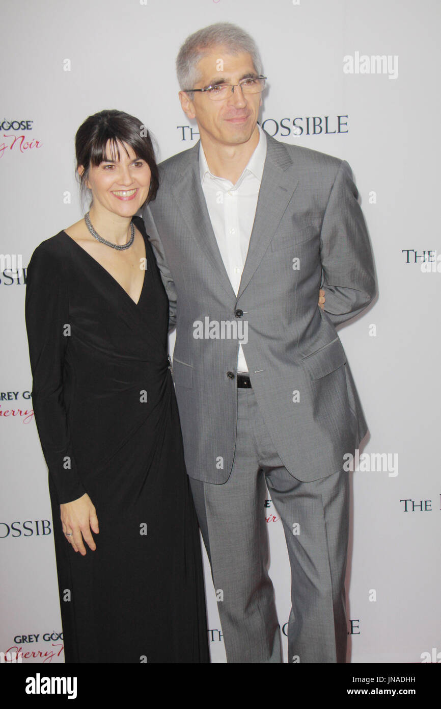 Maria Belon, Henry Belon 12/10/2012 gThe Impossible h Premiere held at ...