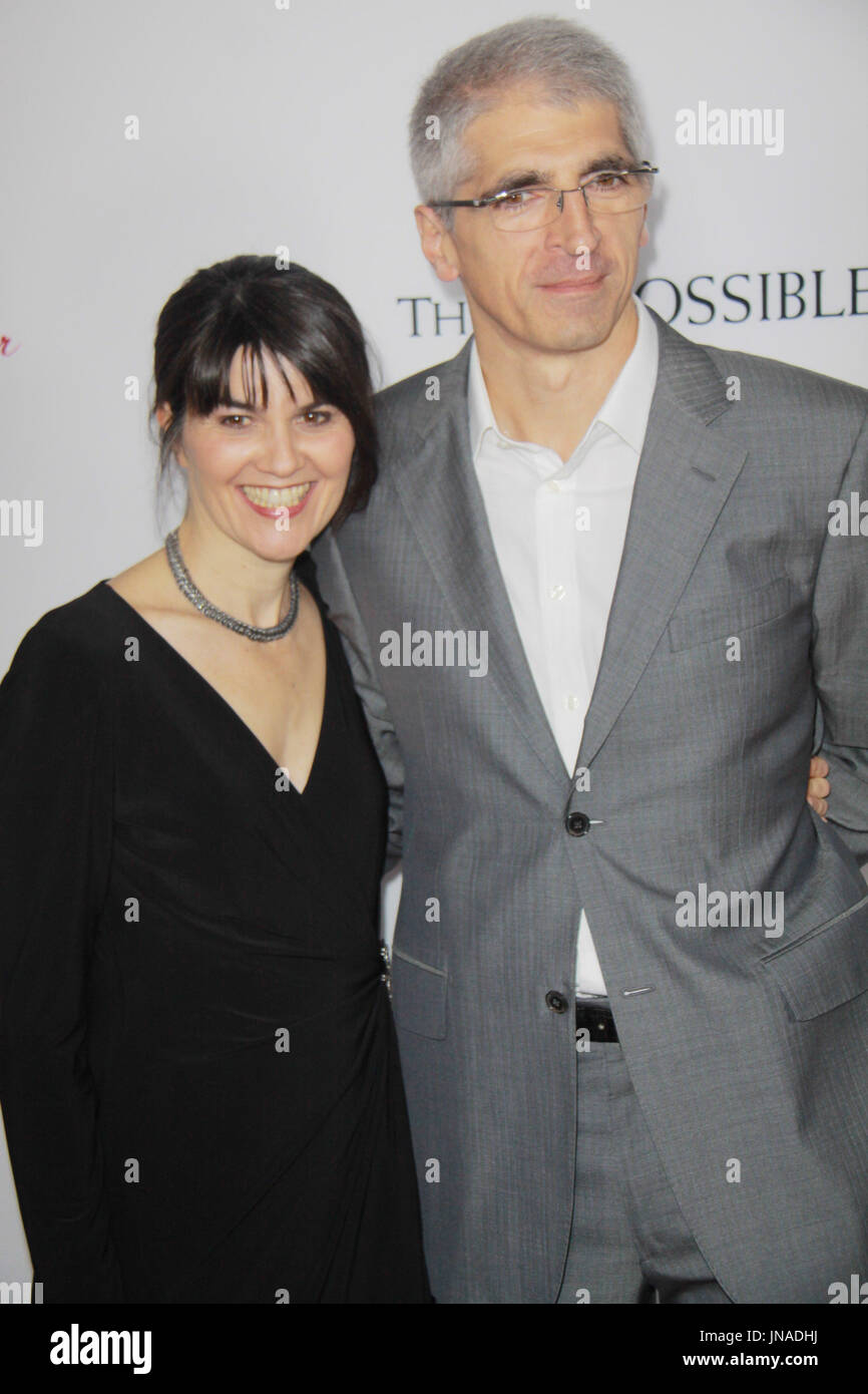 Maria Belon, Henry Belon 12/10/2012 gThe Impossible h Premiere held at ...