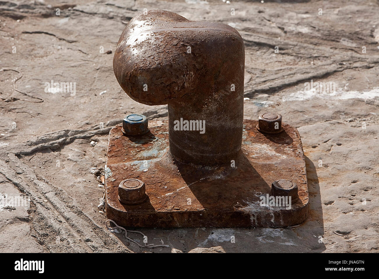 Cast iron bollard hi-res stock photography and images - Alamy