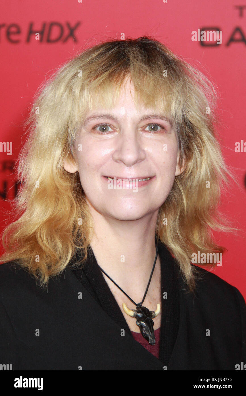 Amanda Plummer 11/18/2013 "The Hunger Games: Catching Fire" Premiere ...