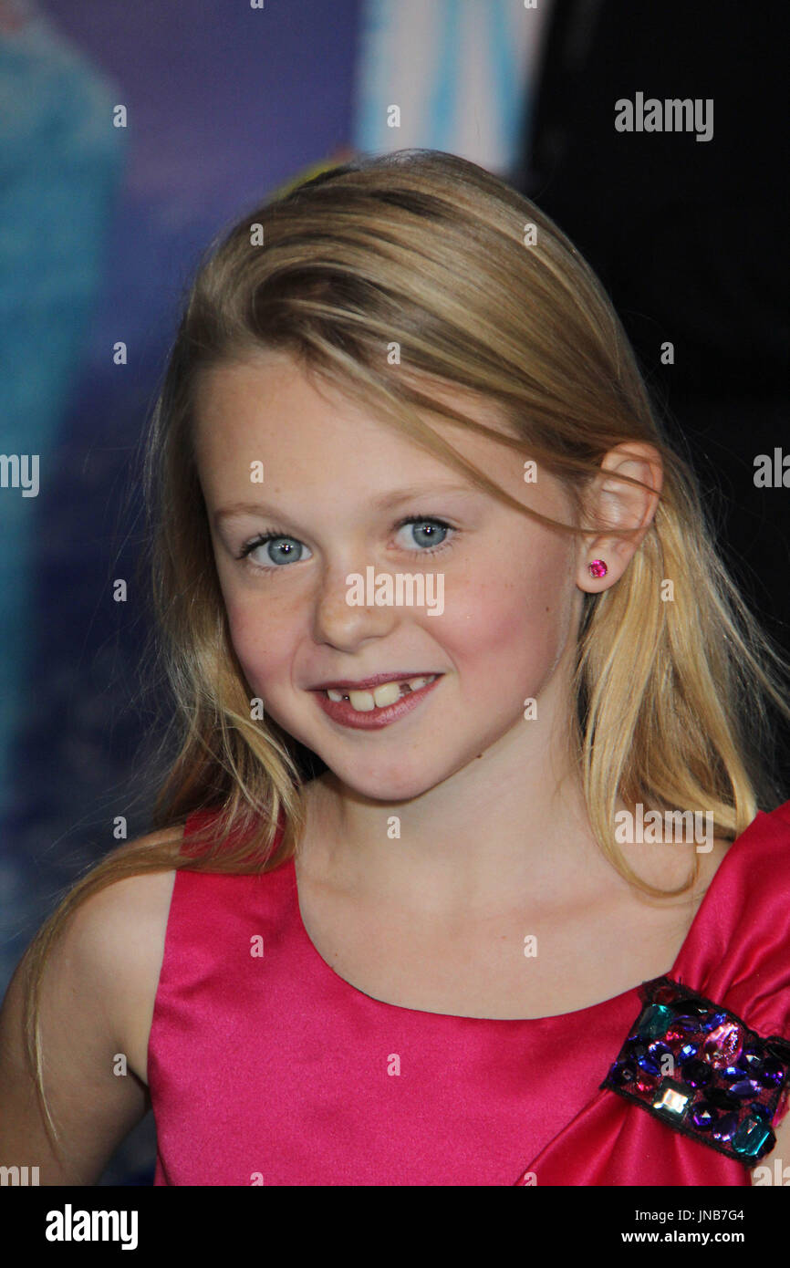 Isabella Cramp 11/19/2013 "Frozen" Premiere held at El Capitan Theatre ...