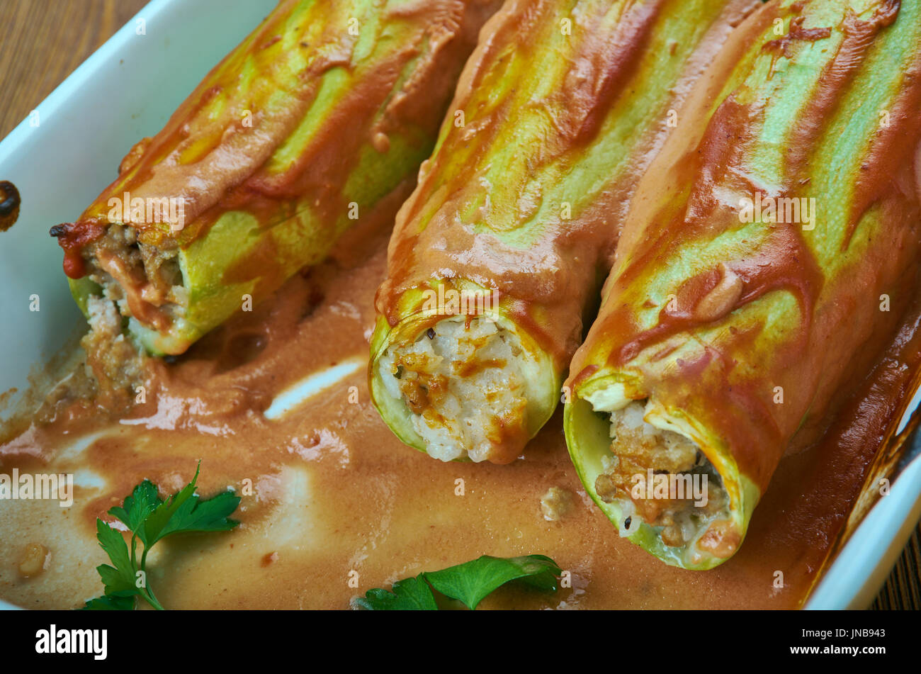 Deleh Mehshi - Lebanese cuisine,zucchini stuffed with rice and meat ...