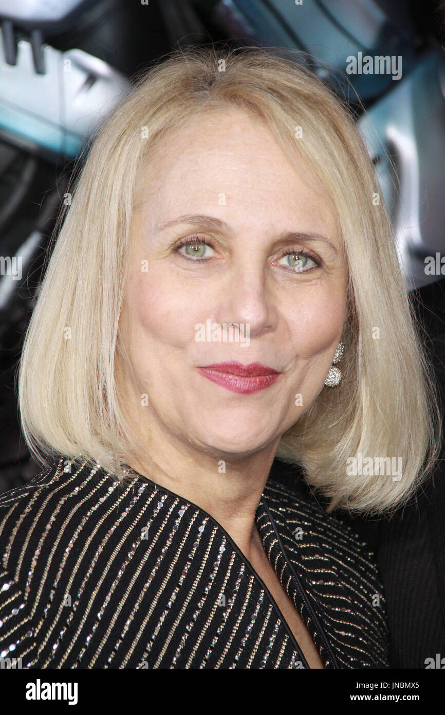 Joan Pirkle 02/10/2014 "Robocop" Premiere held at the TCL Chinese ...