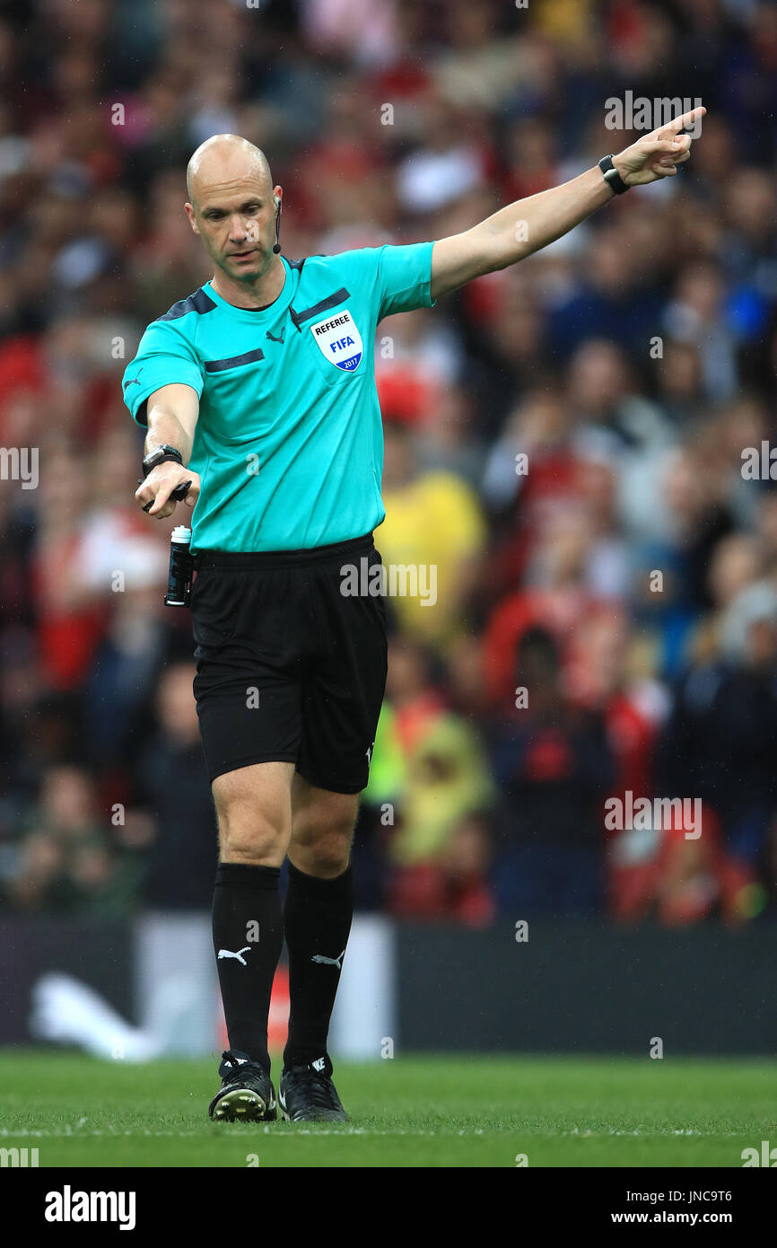 Referee Anthony Taylor Stock Photo - Alamy