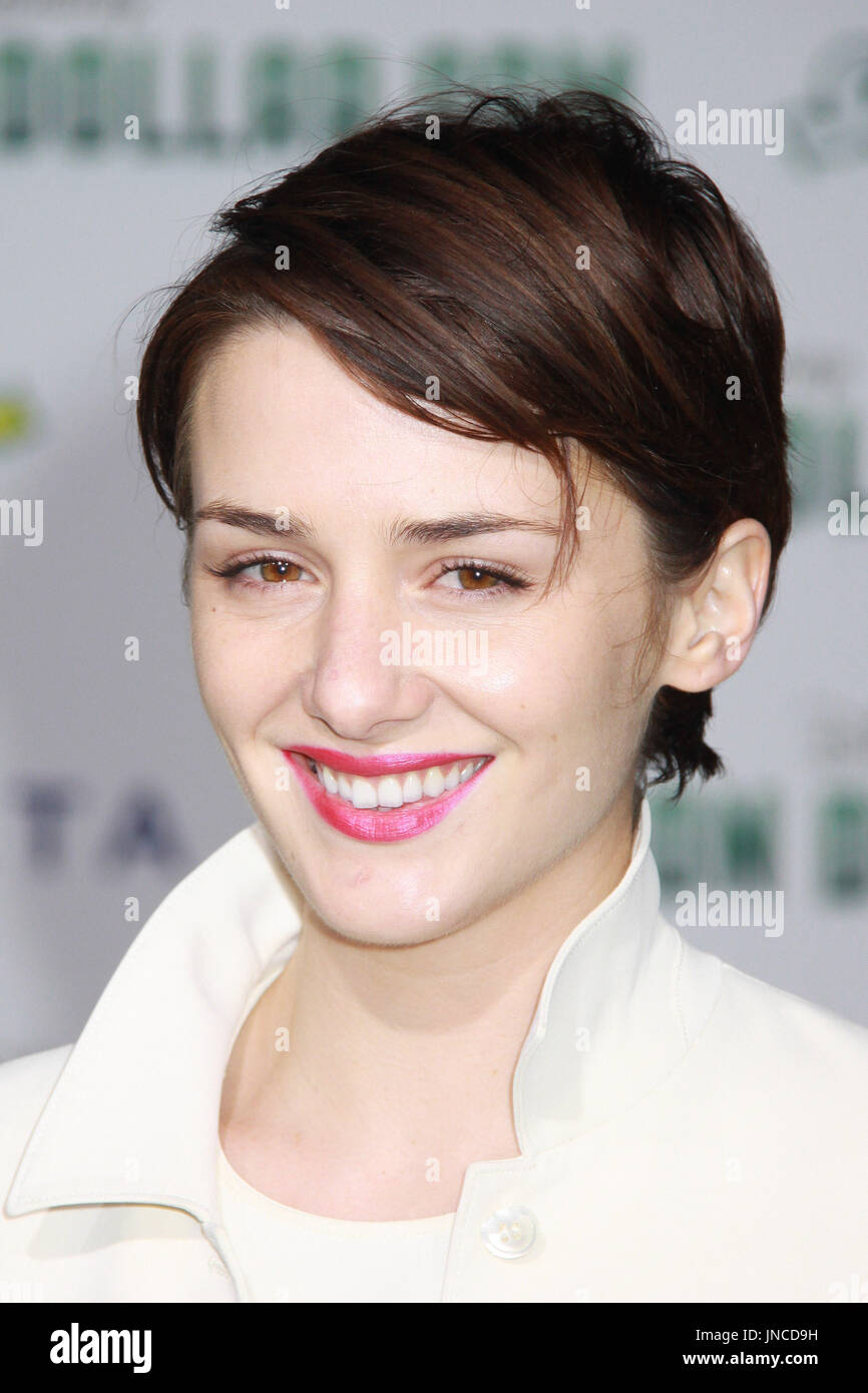 Addison Timlin 05/06/2014 "Million Dollar Arm" Premiere held at the El ...