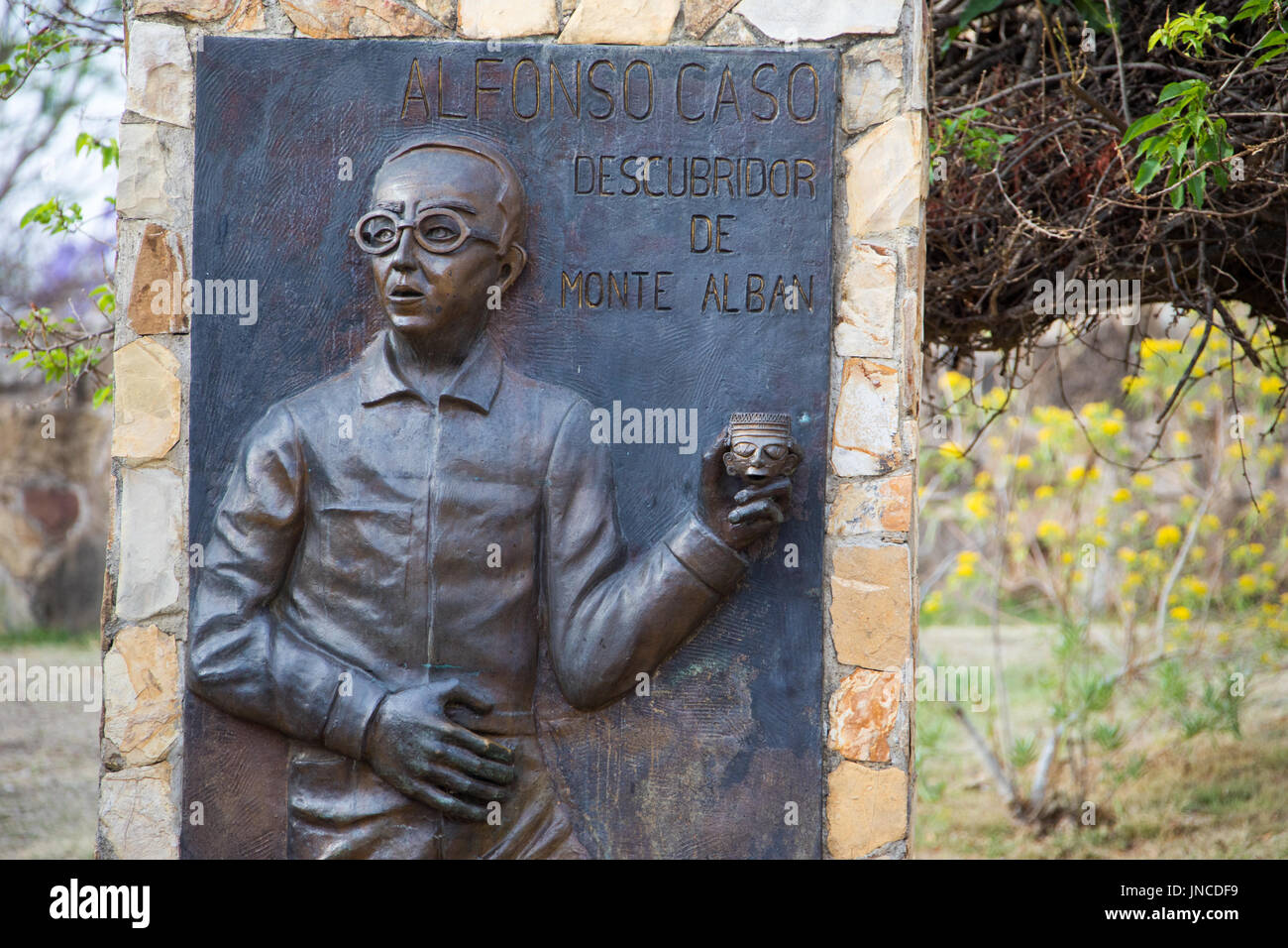Statue alfonso caso monte alban hi-res stock photography and images - Alamy