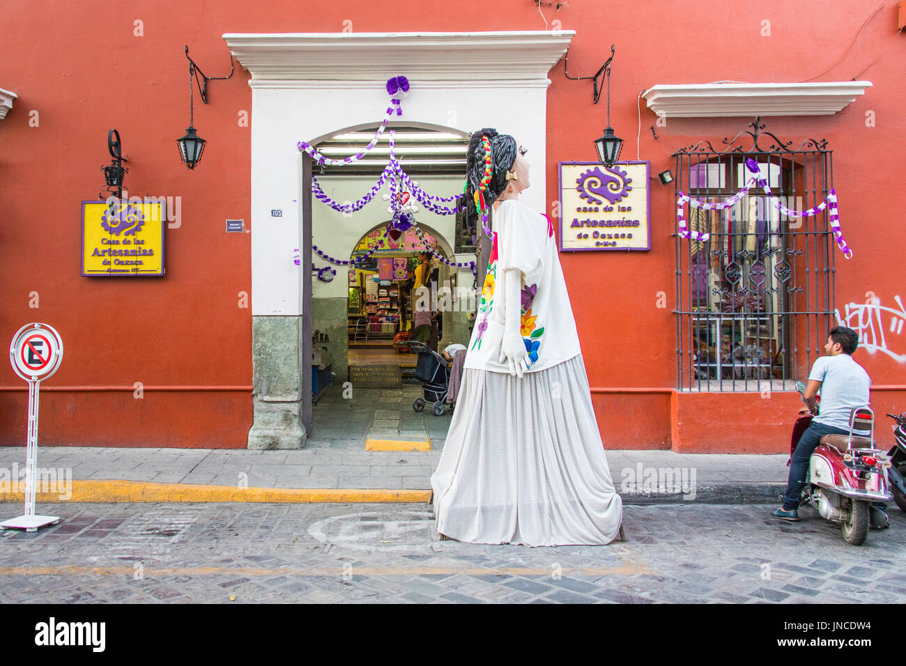 Oaxaca crafts hi-res stock photography and images - Alamy