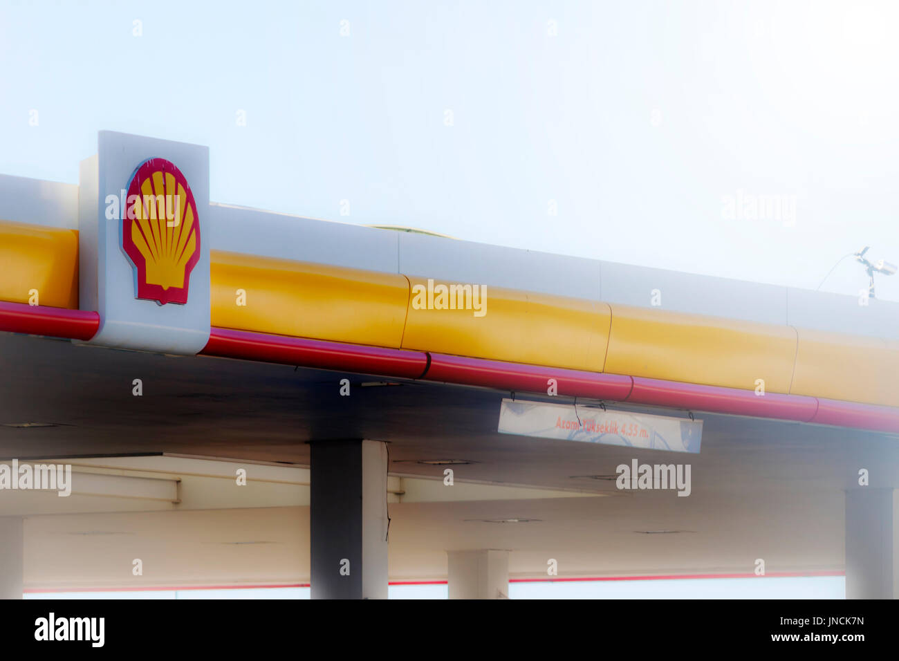 Shell gas station Stock Photo - Alamy