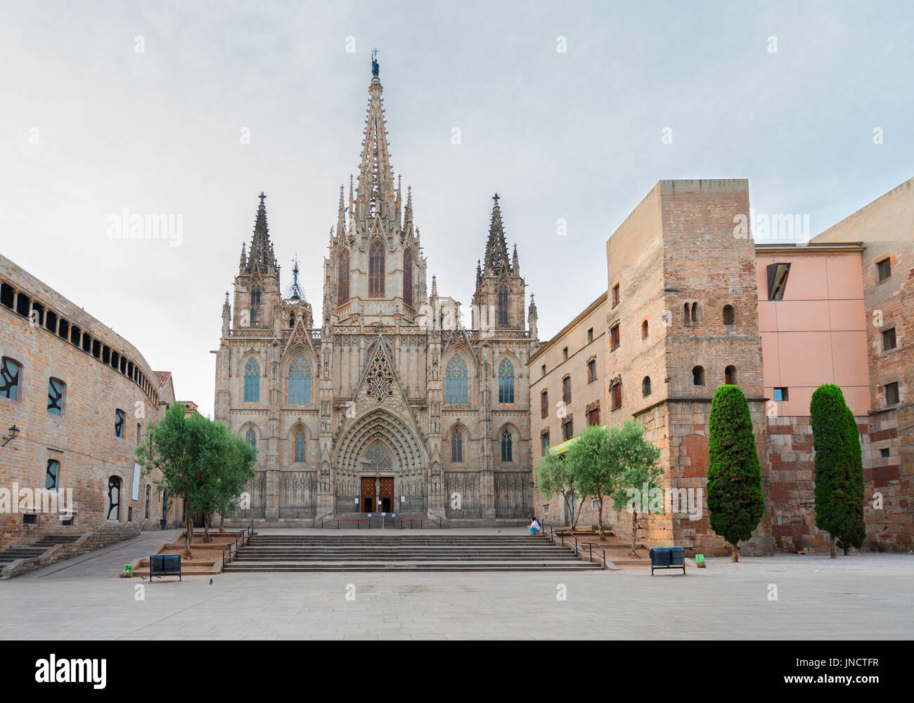 Barri gotic skyline hi-res stock photography and images - Alamy