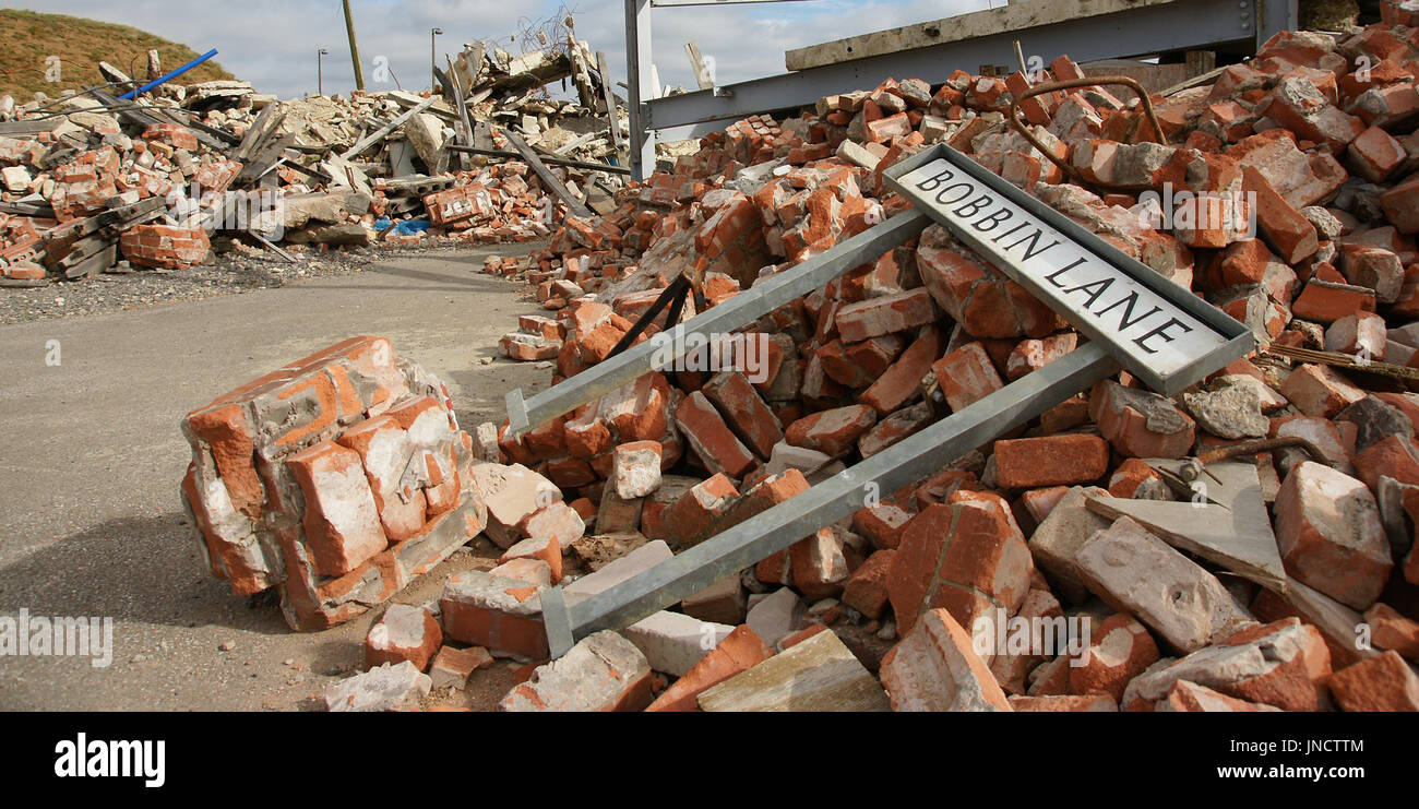 Failure collapse hi-res stock photography and images - Alamy