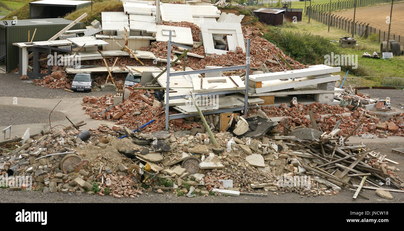 Isis terror damage hi-res stock photography and images - Alamy