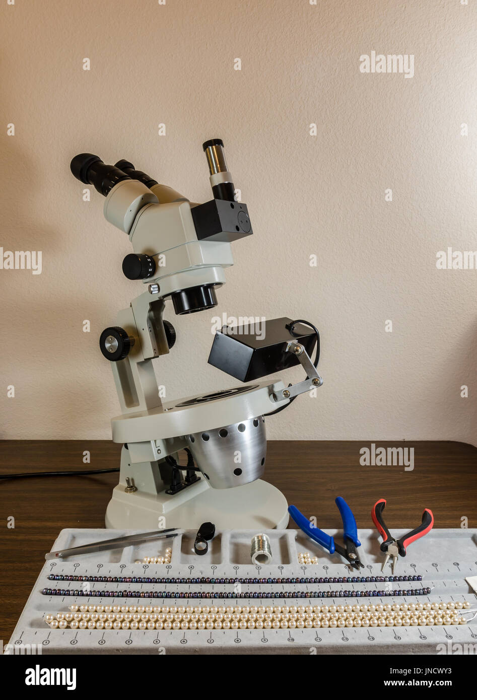 Gem making hi-res stock photography and images - Alamy