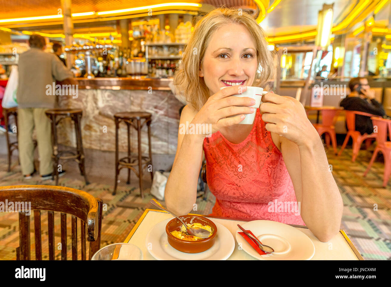 Breakfast woman Montmartre Stock Photo - Alamy