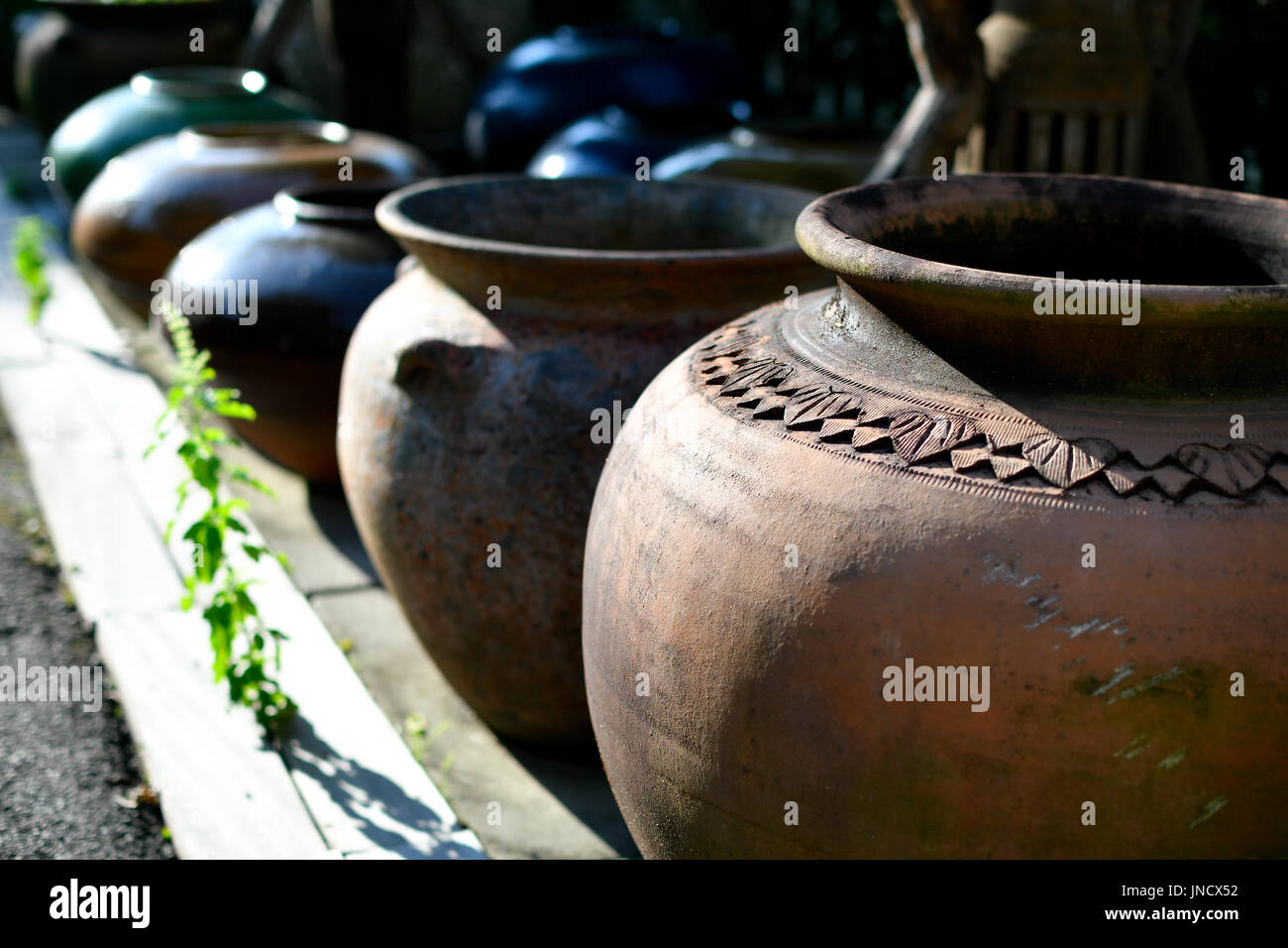 Classic pottery hi-res stock photography and images - Alamy