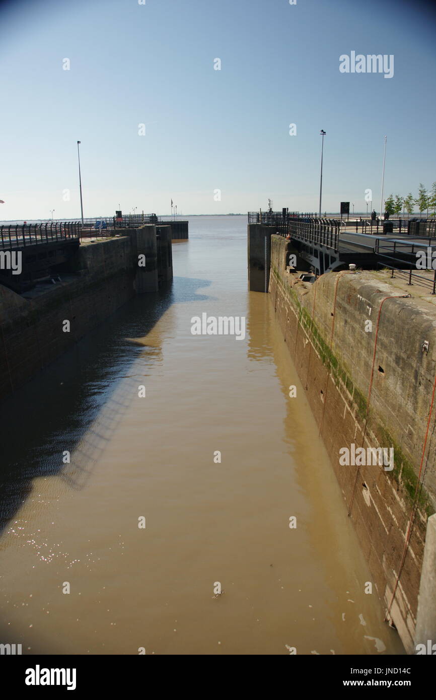 Fish dock kingston upon hull hi-res stock photography and images - Alamy