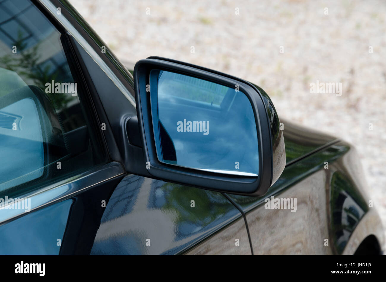 External mirror hi-res stock photography and images - Alamy