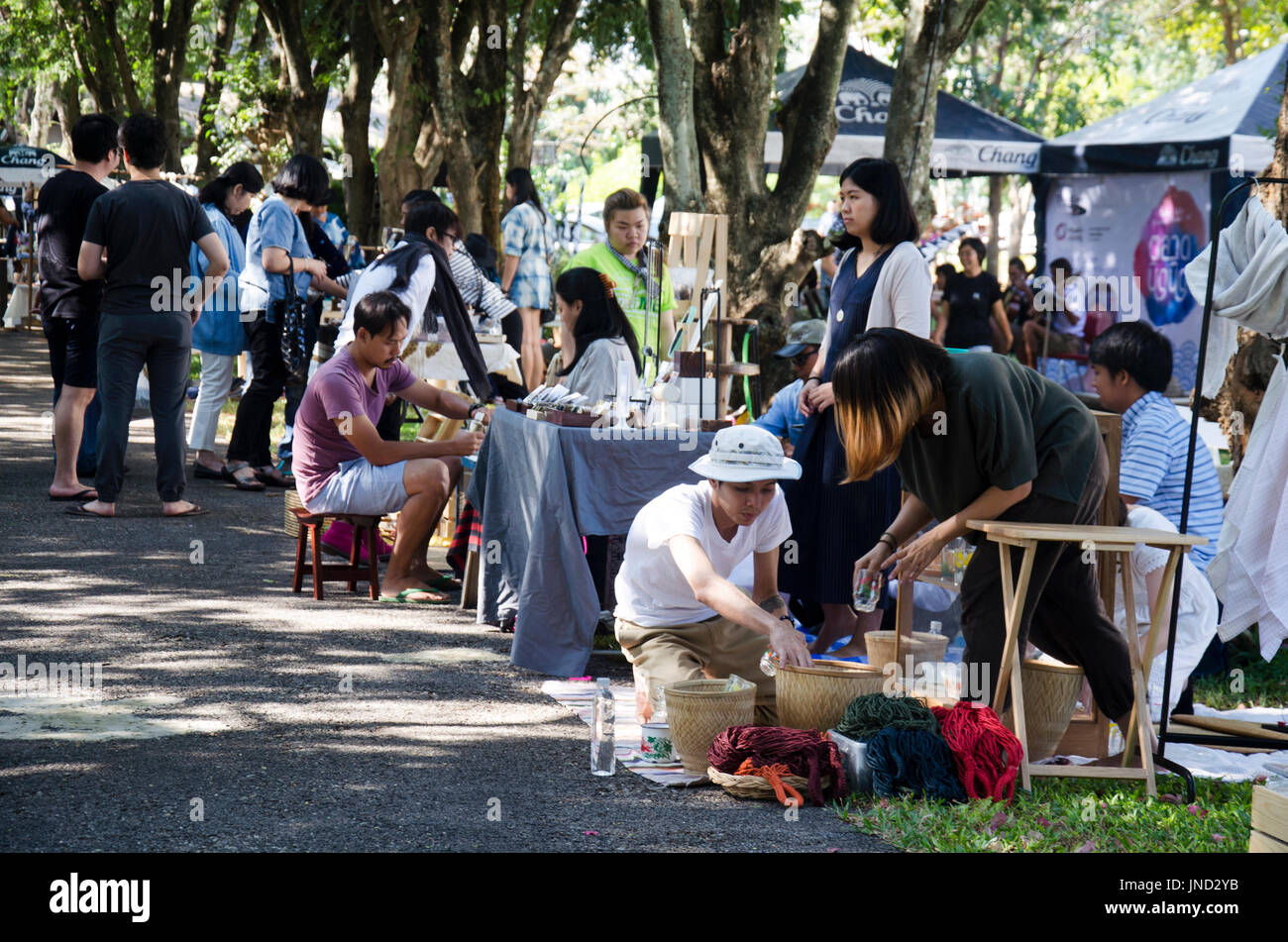 Thai people foreigner travellers hi-res stock photography and images ...