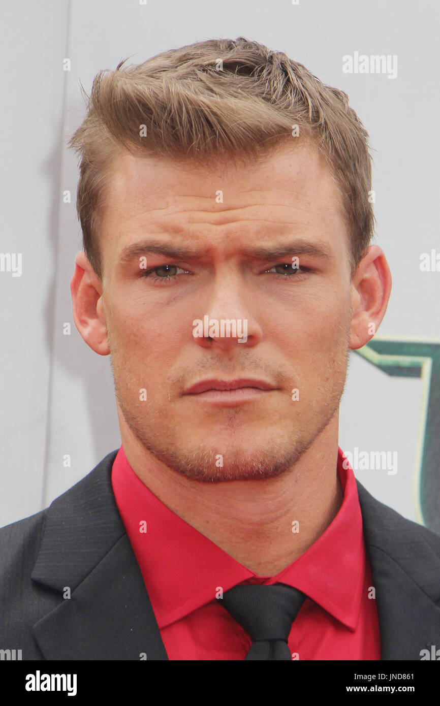 Alan Ritchson 08/03/2014 "Teenage Mutant Ninja Turtles" Premiere held ...