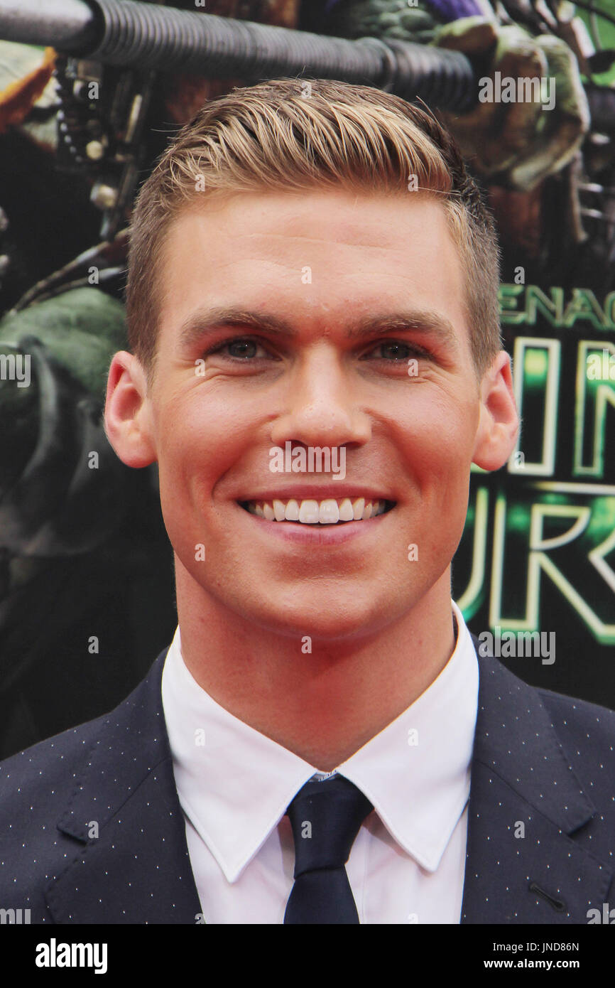 Pete Ploszek 08/03/2014 "Teenage Mutant Ninja Turtles" Premiere held at ...