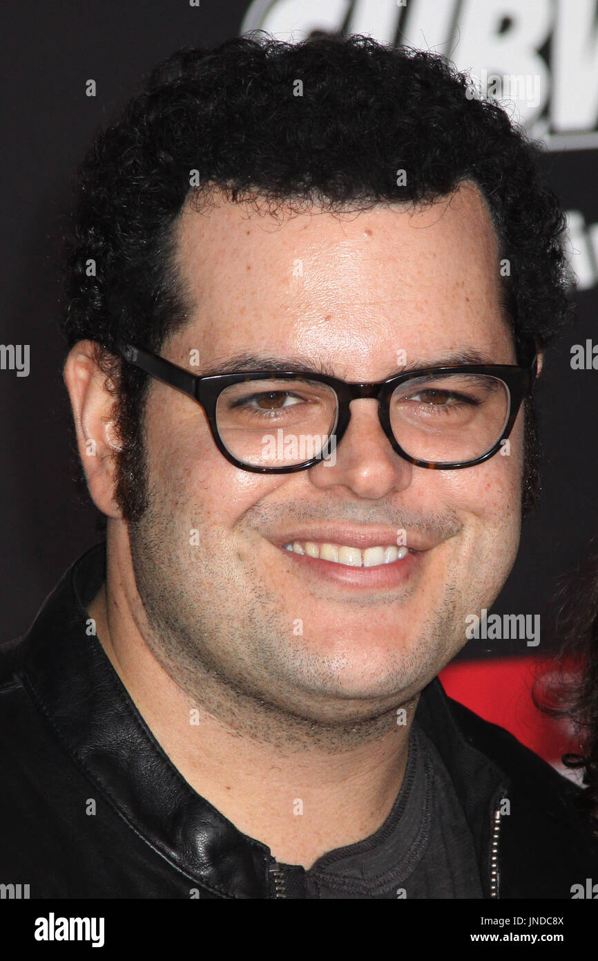 Josh Gad 11/04/2014 "Big Hero 6" Premiere held at the El Capitan ...