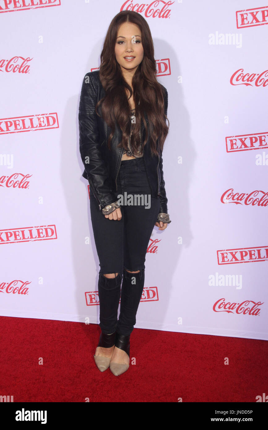 Kelli Berglund 12/10/2014 Los Angeles Premiere of AwesomenessTV fs ...