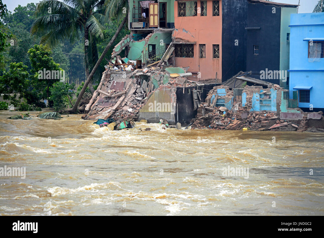 Ghatal, India. 29th July, 2017. River Shilabati broke the river dam and ...