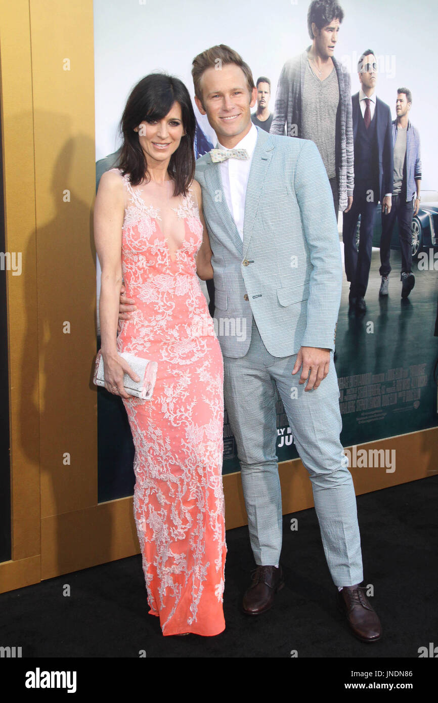 Perrey Reeves, Aaron Fox 06/01/2015 "Entourage" Premiere held at the ...