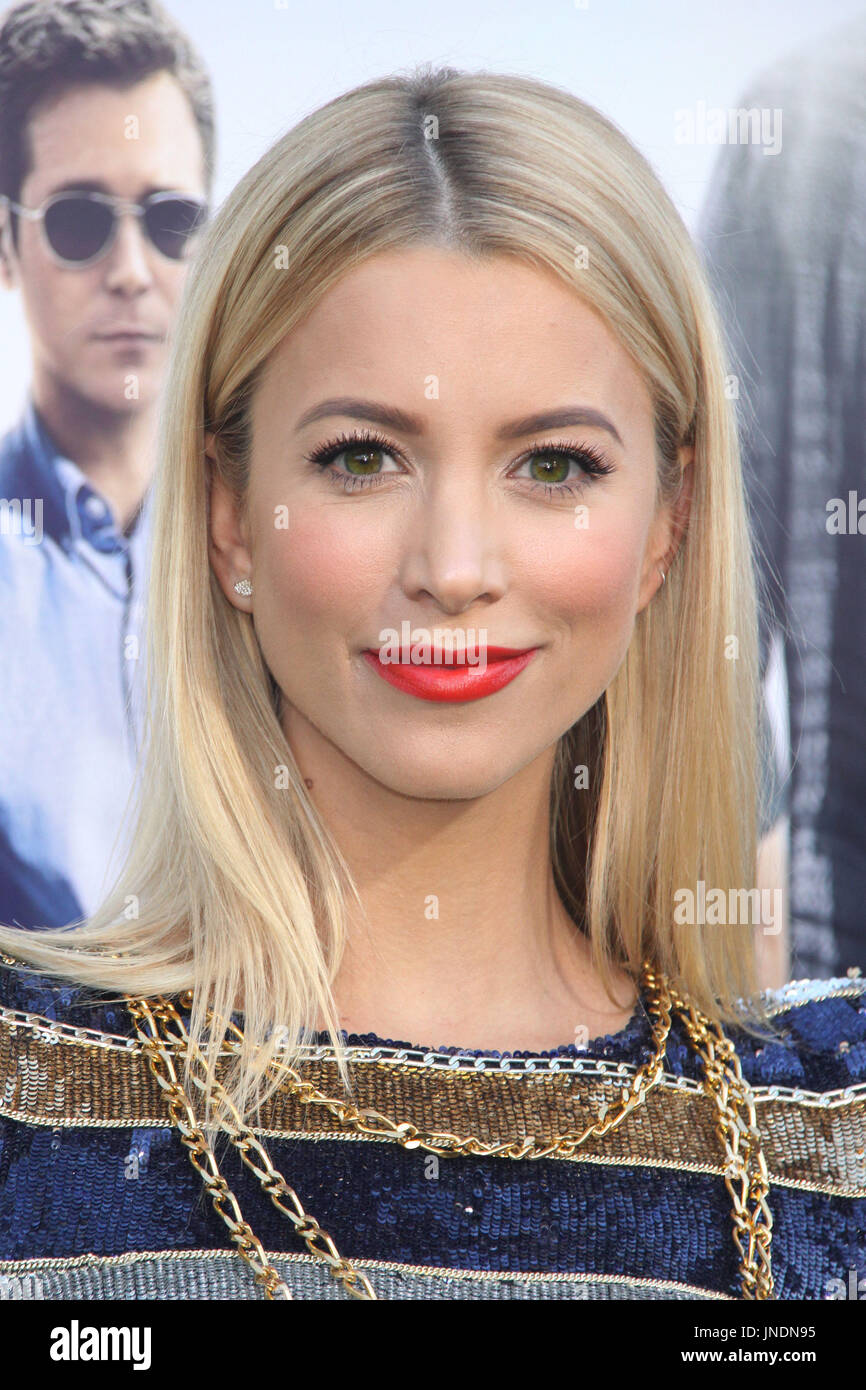 Sabina Gadecki 06/01/2015 "Entourage" Premiere held at the Regency ...