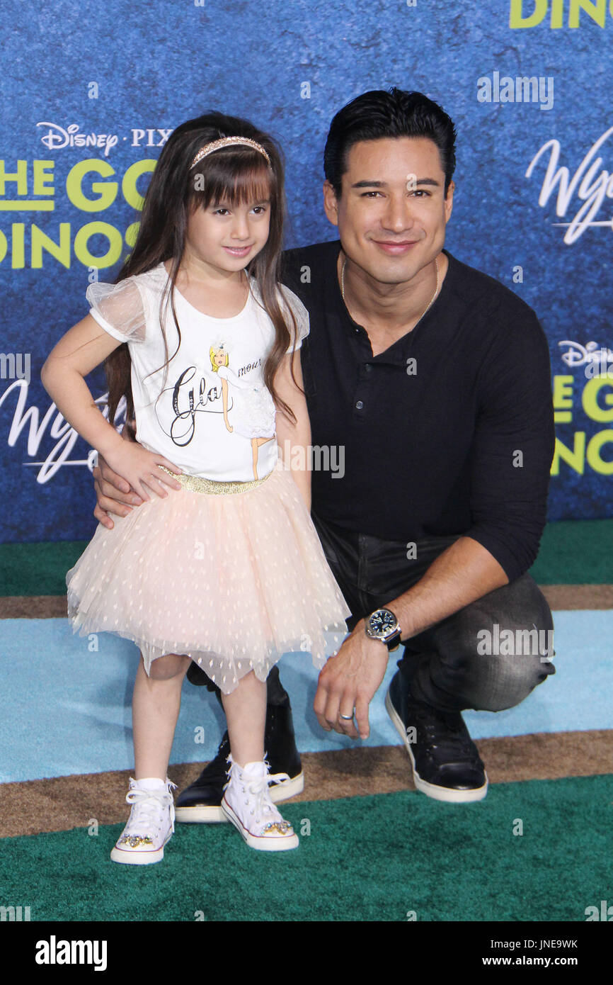 Gia Francesca Lopez, Mario Lopez 11/17/2015 "The Good Dinosaur ...