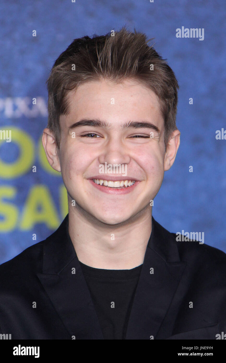 Gus Kamp 11/17/2015 "The Good Dinosaur" Premiere held at the El Capitan ...