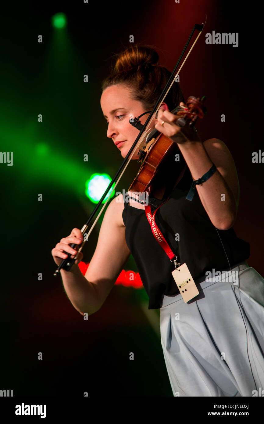 Irish folk music band hi-res stock photography and images - Alamy Irish folk music band hi-res stock photography and images - Alamy