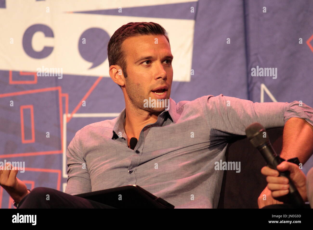 Celebrities arguing with pundits hi-res stock photography and images ...