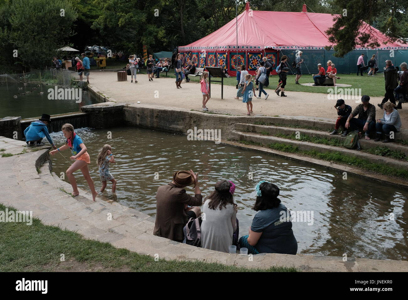 Cambridge, UK. The final day of the Cambridge Folk Festival. People ...