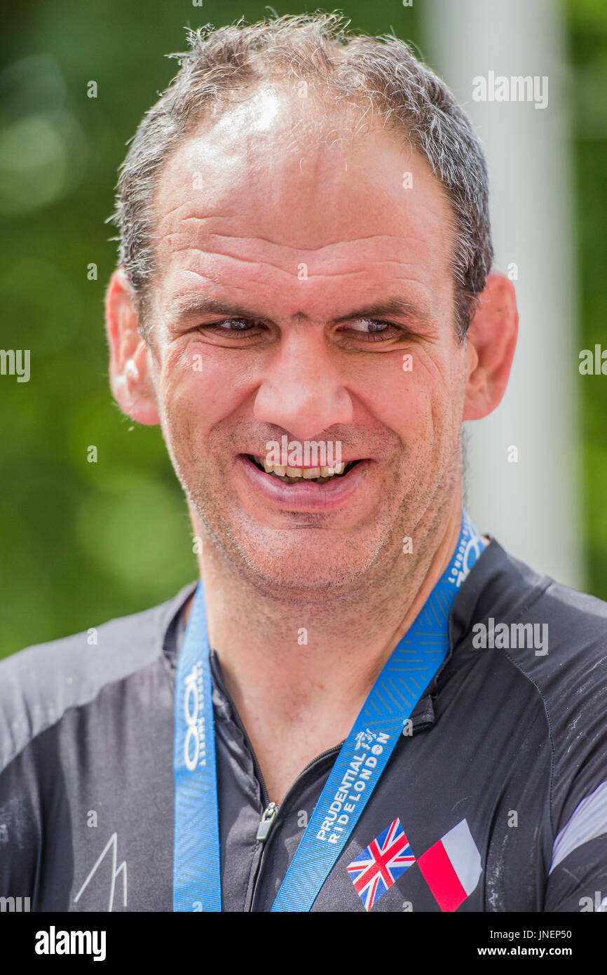 Martin johnson rugby hi-res stock photography and images - Alamy